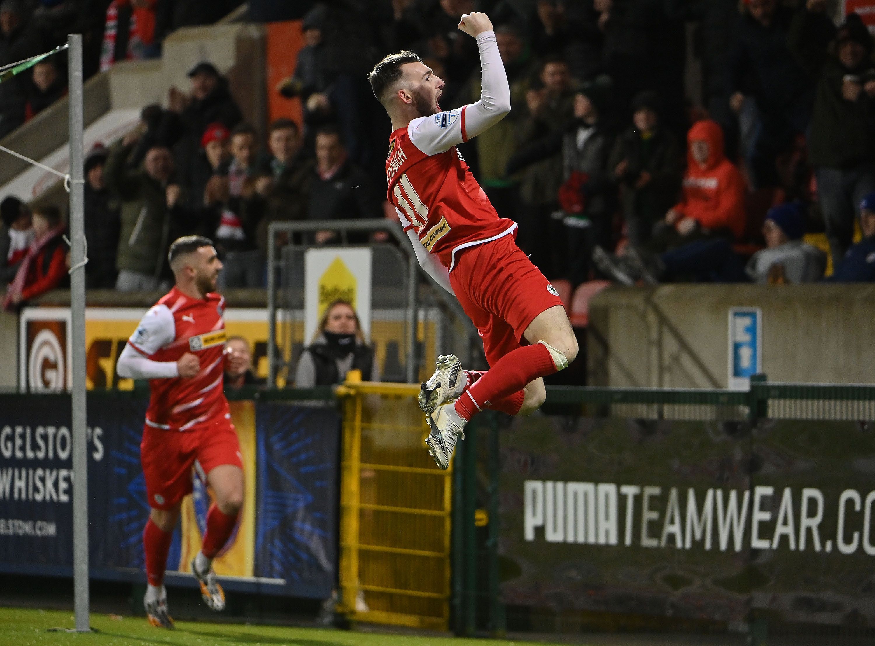Soccer: McDonagh's wonder strike sends Cliftonvile into the Irish Cup ...