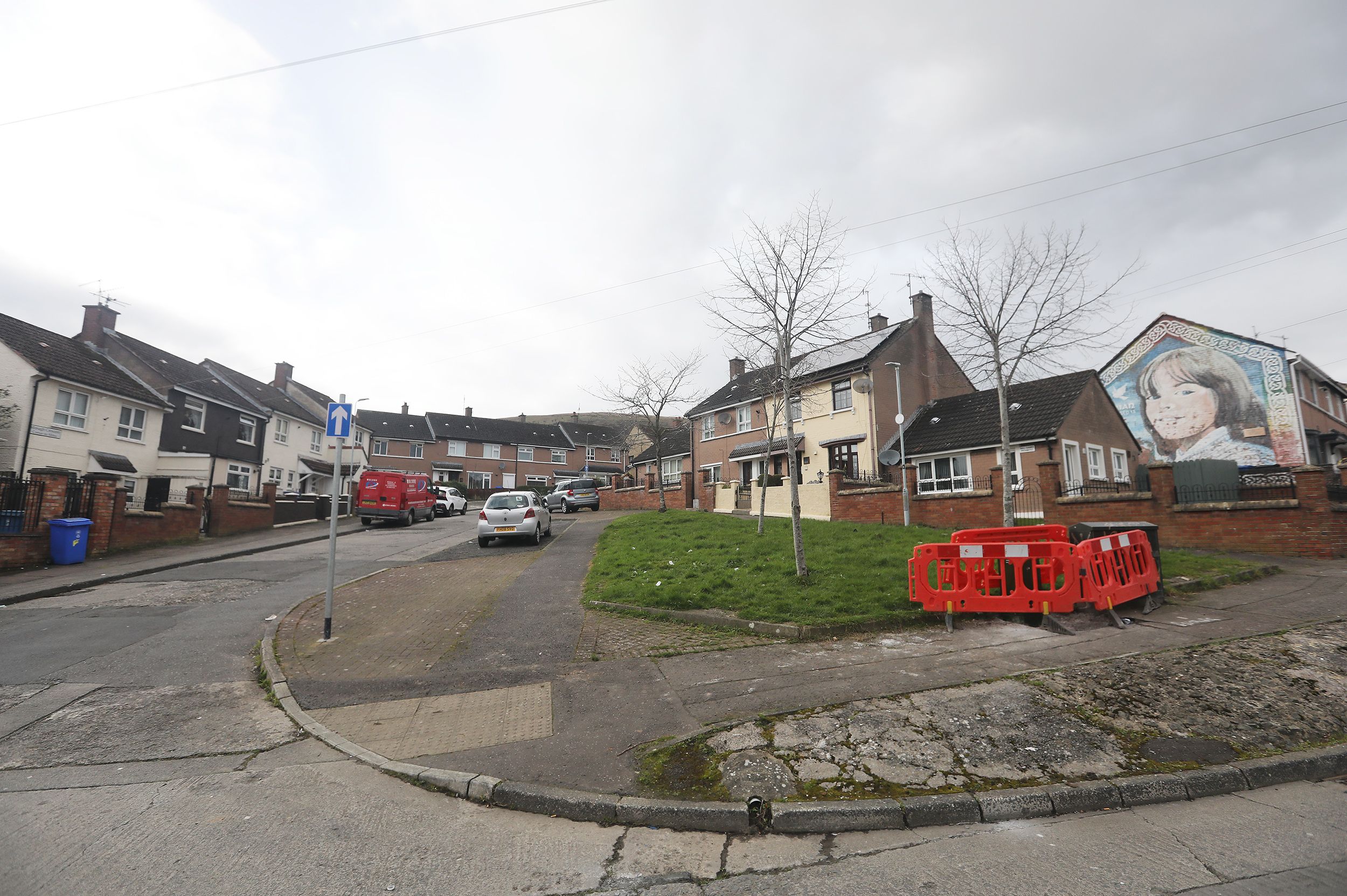 Woman assaulted and has purse stolen while pushing pram