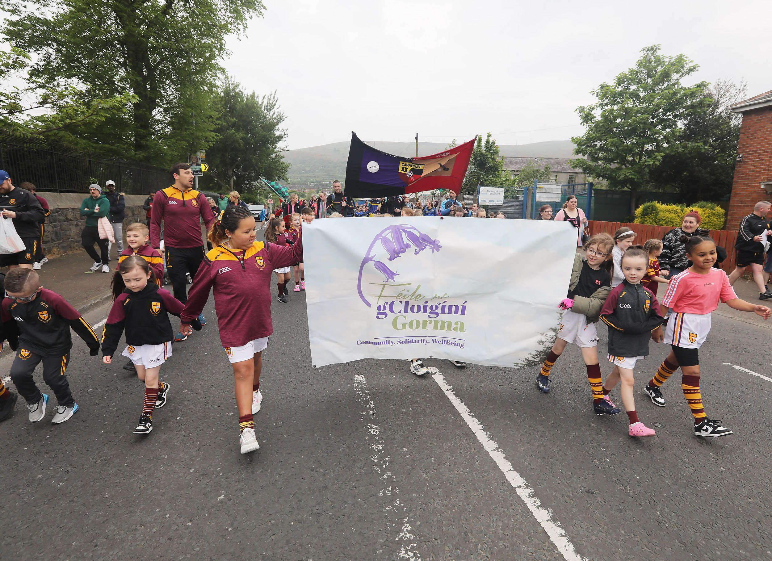Colourful carnival parade concludes successful Féile na gCloigíní Gorma