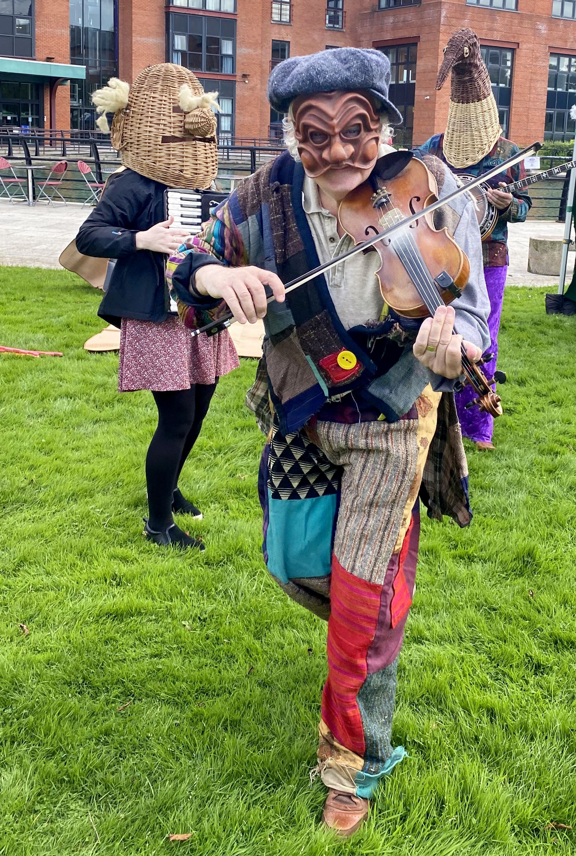 GALLERY: Thousands enjoy Féile na hAbhann on Lagan walkway