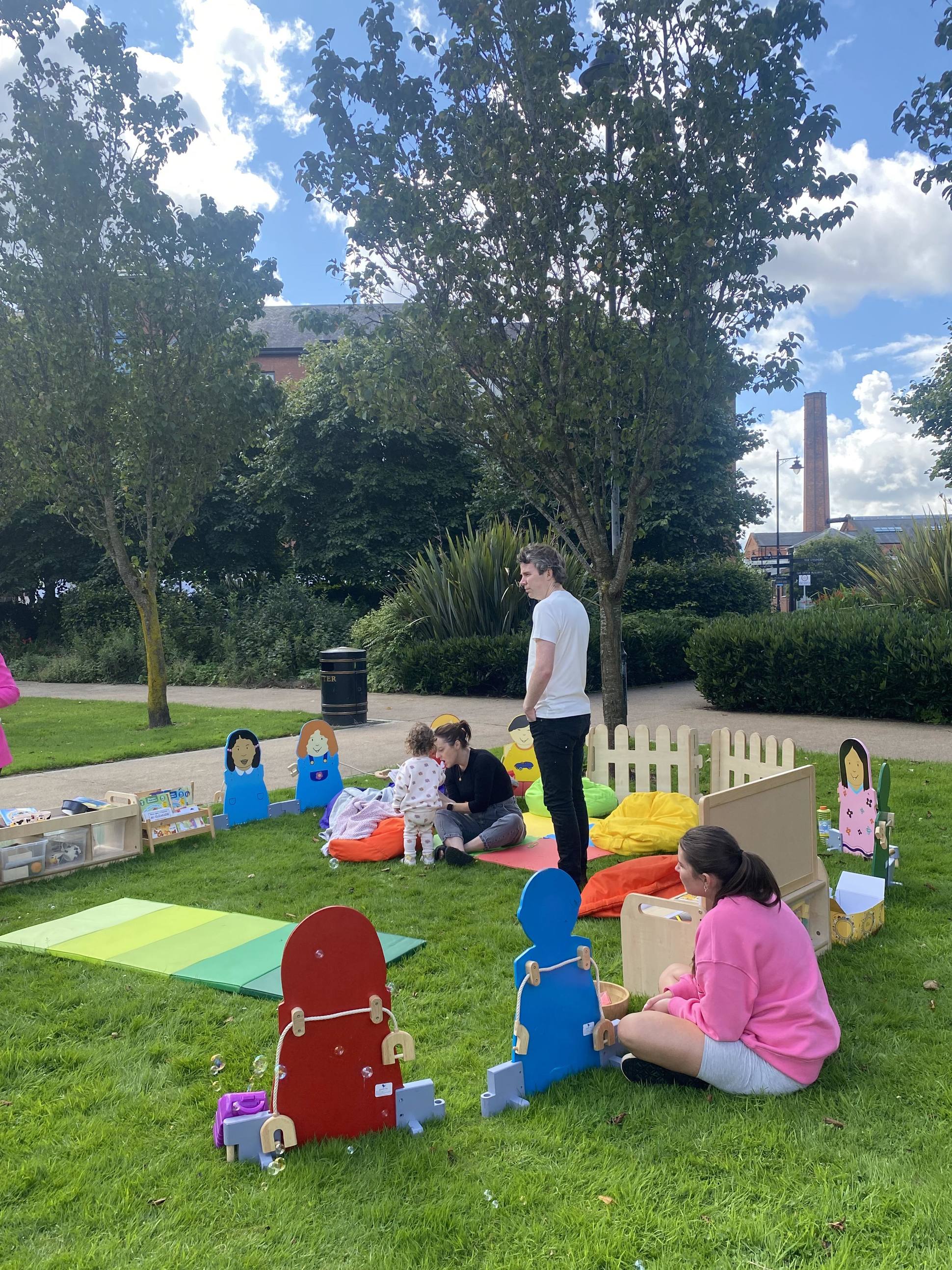 GALLERY: Thousands enjoy Féile na hAbhann on Lagan walkway