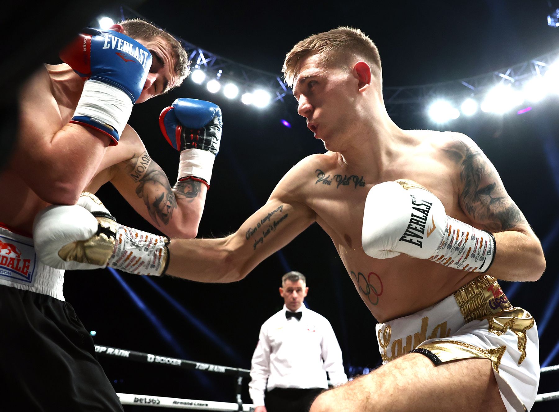 Boxing: Walker makes a perfect start to his pro career