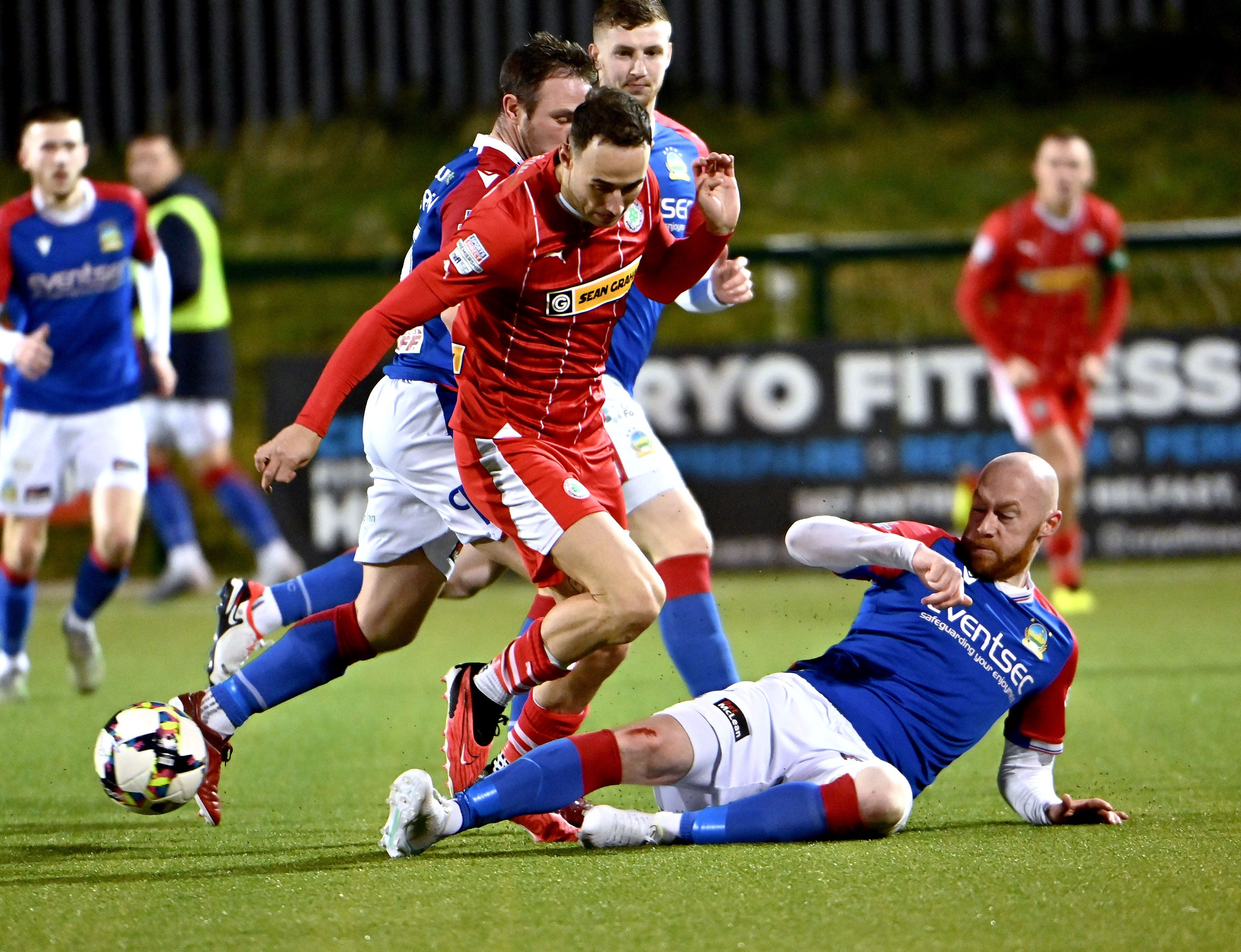 NIFL Premiership: Linfield leapfrog Cliftonville into second NIFL Premiership: Linfield leapfrog Cliftonville into second