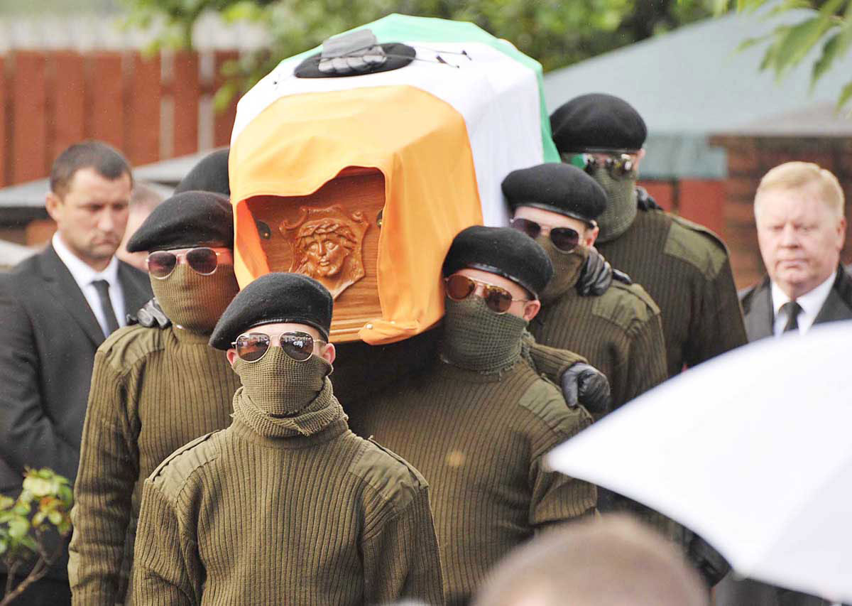 Colour party flanks coffin of veteran republican